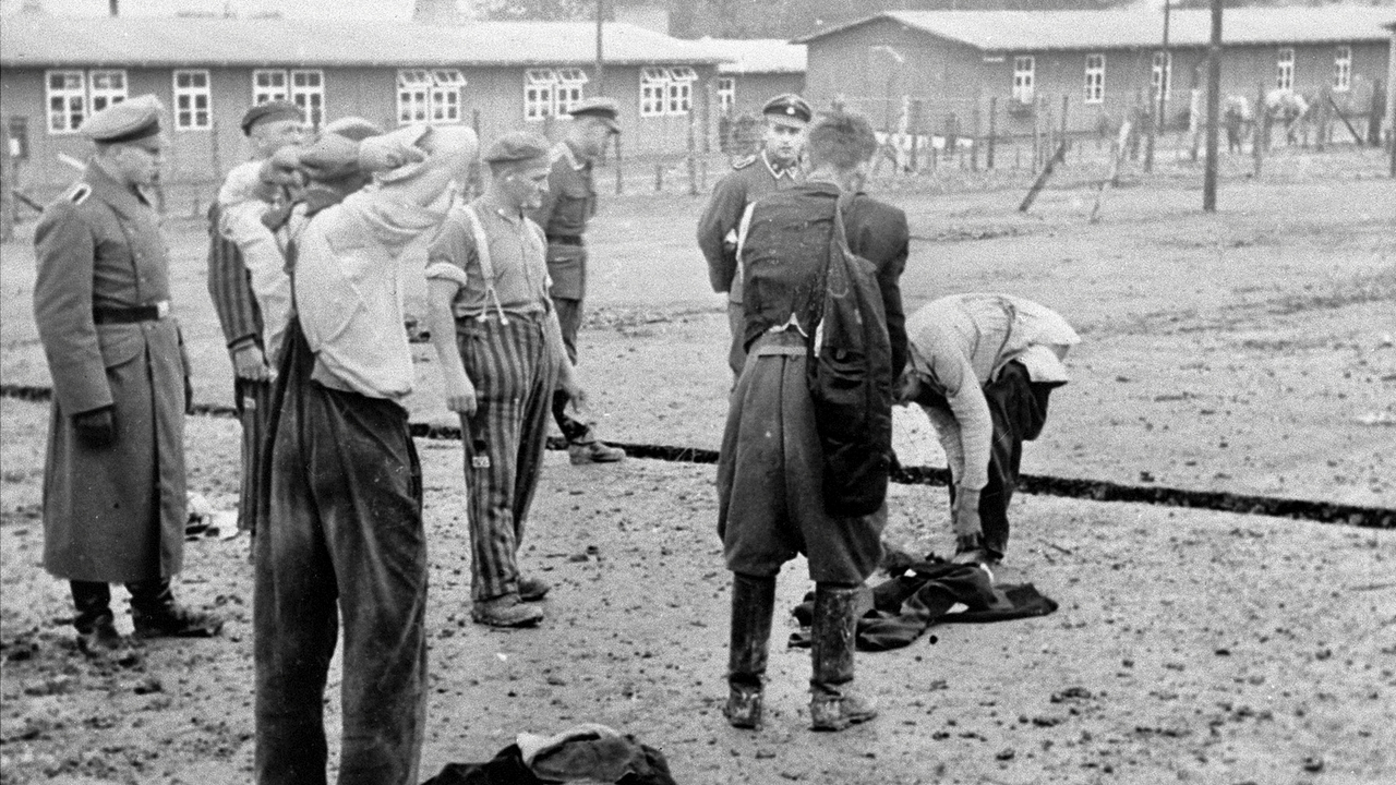 Pierwsze chwile w KL Buchenwald. Już w trakcie rejestracji esesmani ...